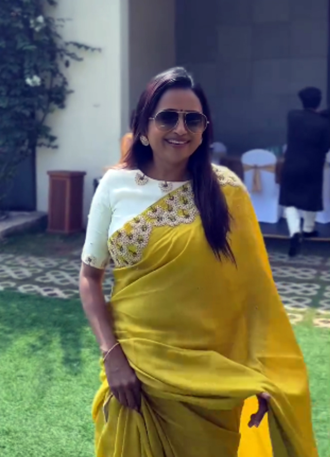 ఆర్జీవీ మేనకోడలు శ్రావ్య వర్మ పెళ్లి వేడుకలు.. సందడి చేసిన యాంకర్ సుమ ...